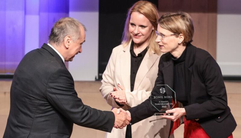 Munkatársaink - Bethlen Gábor Református Gimnázium